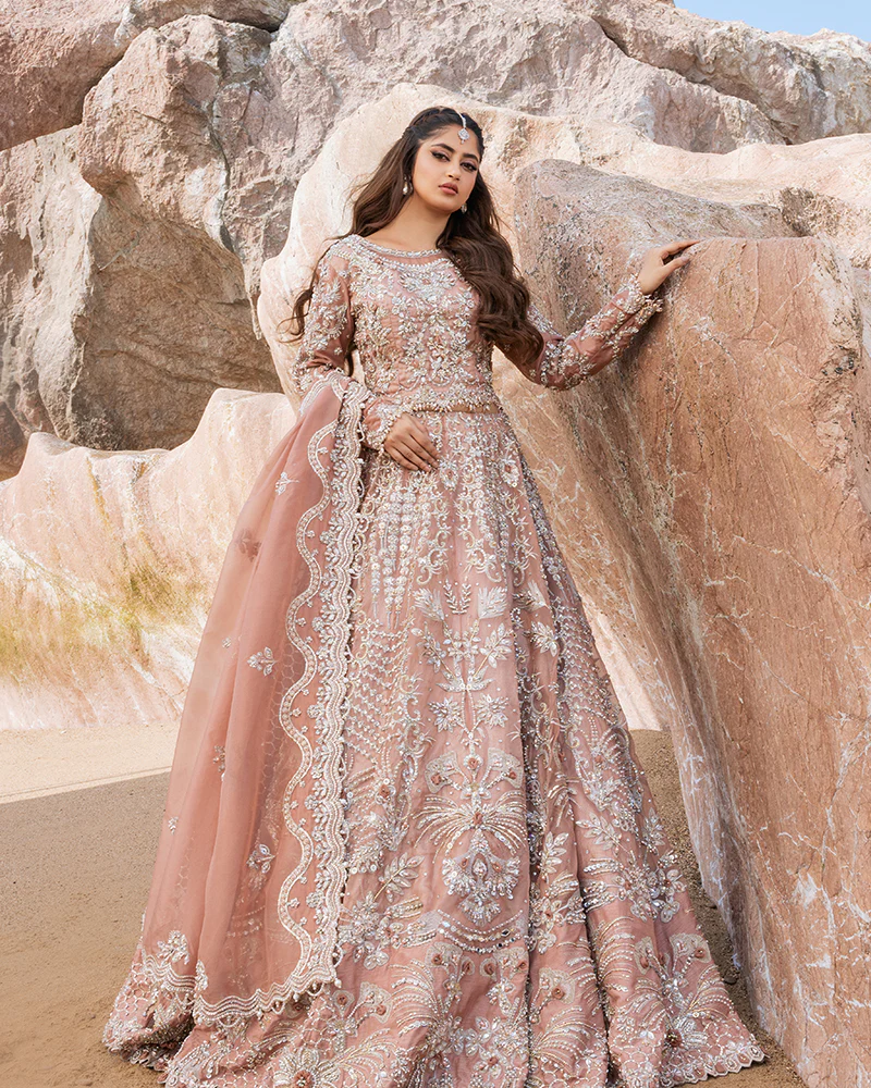 NISA — Lady Attires